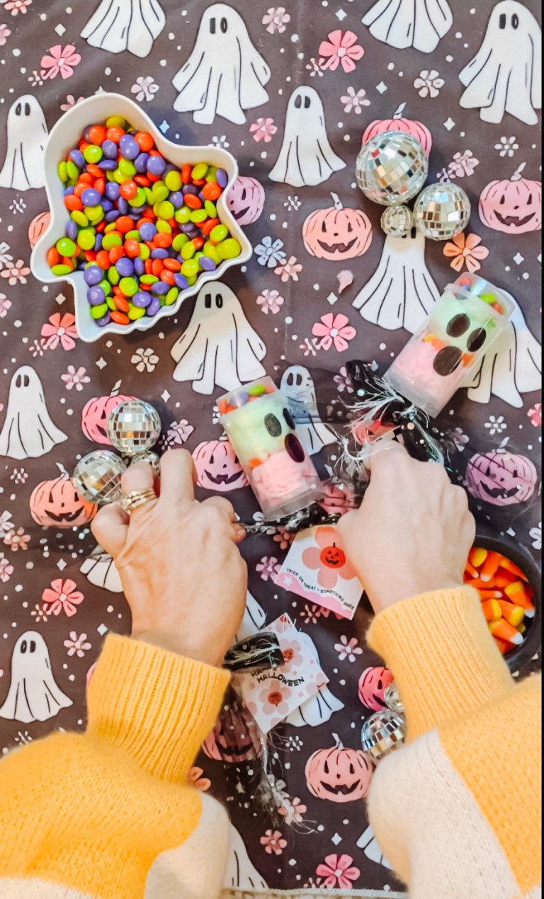 Cotton Candy Ghost Poppers – The Patient Mom